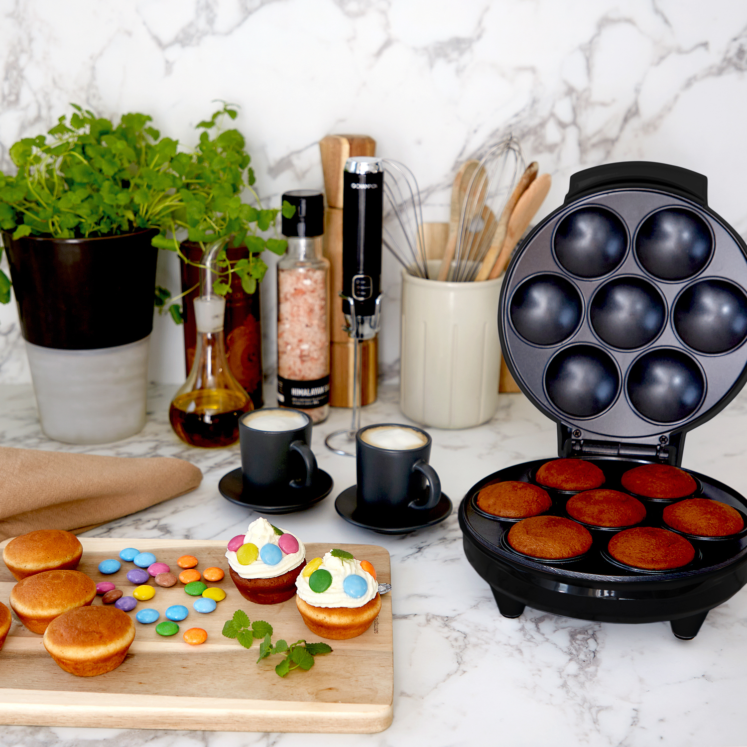 Muffin Maker Ceramic 7 Muffins 700W MM400 Svart